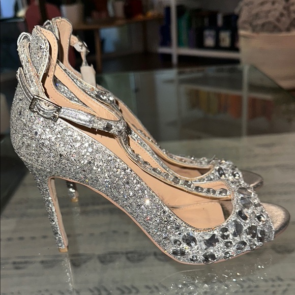 Jewel Badgley Mischka | Shoes | Jewel By Badley Mischka Jeweled Elegant ...